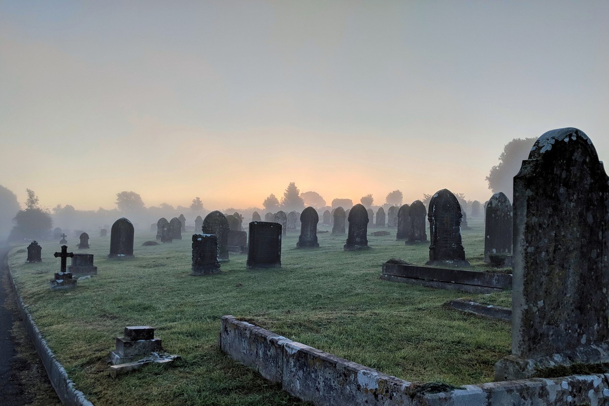 Graveyard image — Are.na Graveyard image — Are.na