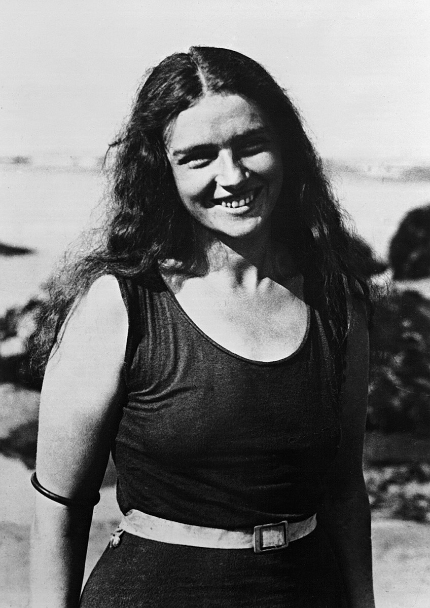 Mercedes Gleitze: Film celebrates first British woman to swim English ...